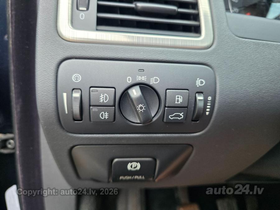 Zils Volvo V70 2008 Paide, ar dzinēja tilpumu 2.40 L un nobraukumu 305 tūkst. km par 5290 €, foto 19 vietnē AUTOMOTO.COM.LV