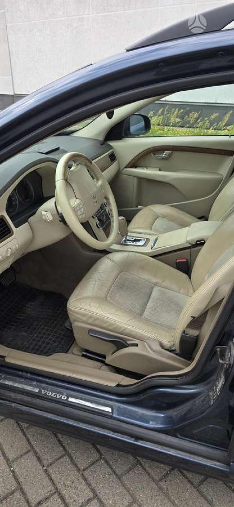 Zils Volvo V70 2008 Viļņa, ar dzinēja tilpumu 2.40 L un nobraukumu 338 tūkst. km par 3000 €, foto 15 vietnē AUTOMOTO.COM.LV