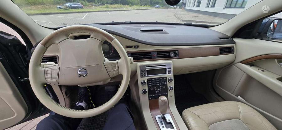 Zils Volvo V70 2008 Viļņa, ar dzinēja tilpumu 2.40 L un nobraukumu 338 tūkst. km par 3000 €, foto 16 vietnē AUTOMOTO.COM.LV
