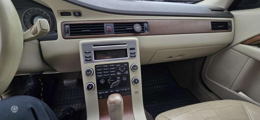 Zils Volvo V70 2008 Viļņa, ar dzinēja tilpumu 2.40 L un nobraukumu 338 tūkst. km par 3000 €, foto 17 vietnē AUTOMOTO.COM.LV