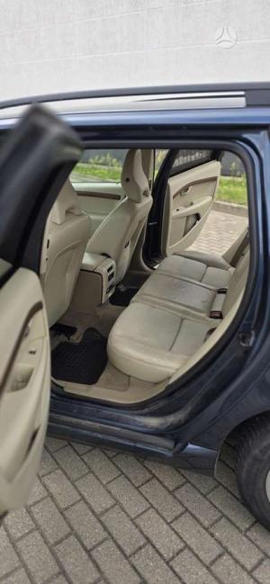Zils Volvo V70 2008 Viļņa, ar dzinēja tilpumu 2.40 L un nobraukumu 338 tūkst. km par 3000 €, foto 19 vietnē AUTOMOTO.COM.LV