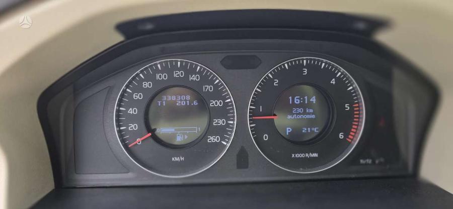 Zils Volvo V70 2008 Viļņa, ar dzinēja tilpumu 2.40 L un nobraukumu 338 tūkst. km par 3000 €, foto 20 vietnē AUTOMOTO.COM.LV