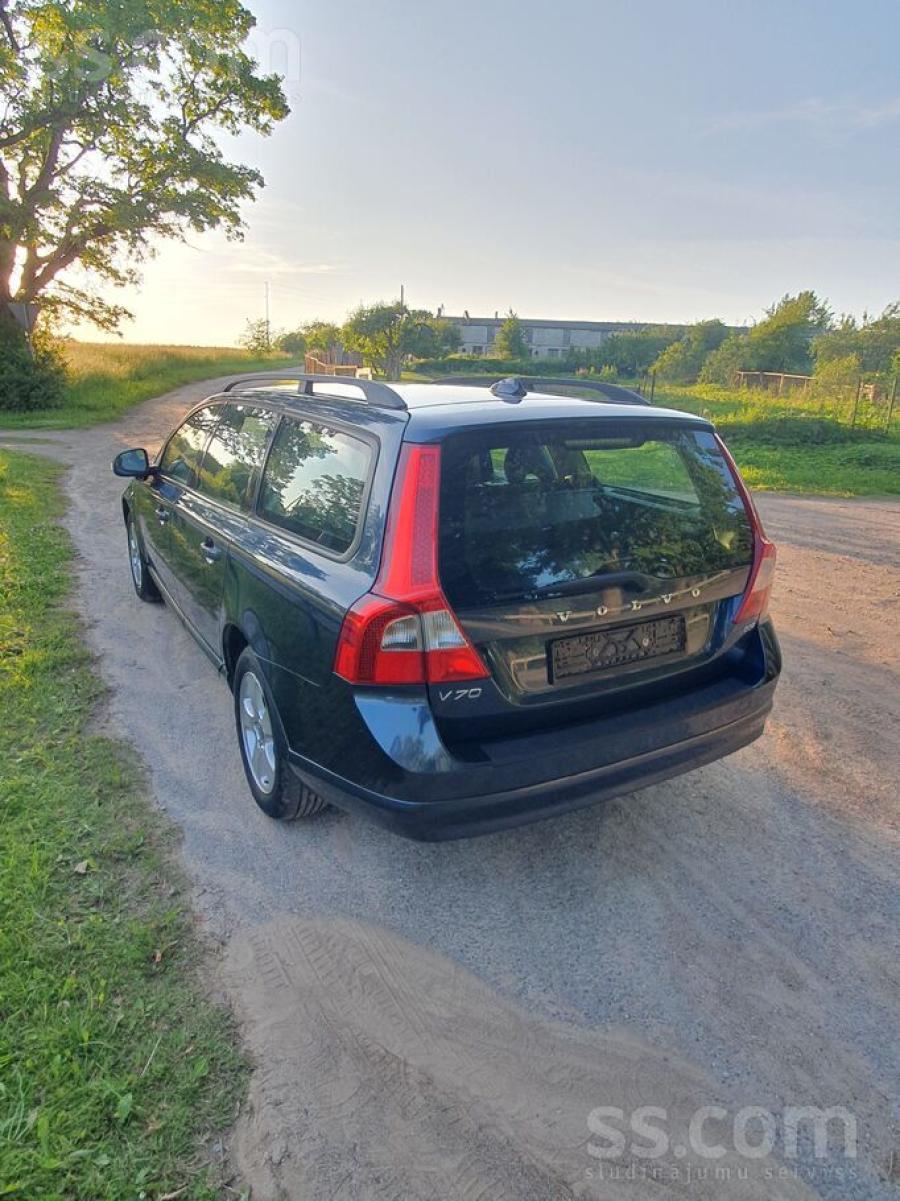 Zils Volvo V70 2008 Rīga, ar dzinēja tilpumu 2.00 L un nobraukumu 152 tūkst. km par 6400 €, foto 5 vietnē AUTOMOTO.COM.LV