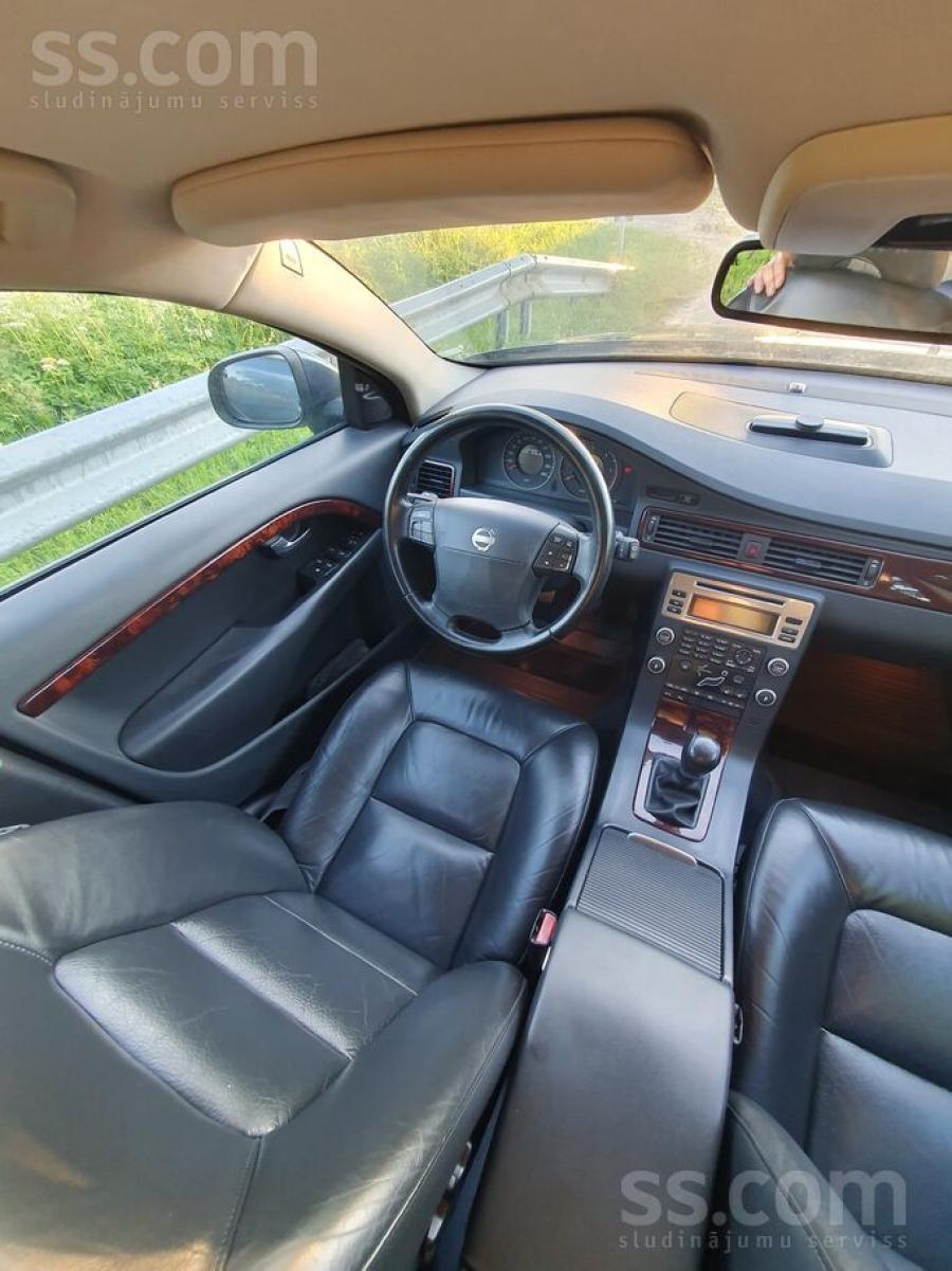 Zils Volvo V70 2008 Rīga, ar dzinēja tilpumu 2.00 L un nobraukumu 152 tūkst. km par 6400 €, foto 9 vietnē AUTOMOTO.COM.LV