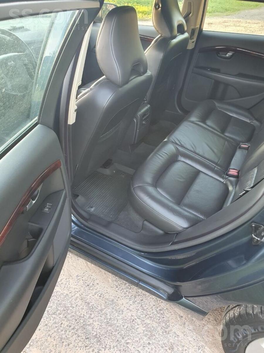 Zils Volvo V70 2008 Rīga, ar dzinēja tilpumu 2.00 L un nobraukumu 152 tūkst. km par 6400 €, foto 16 vietnē AUTOMOTO.COM.LV