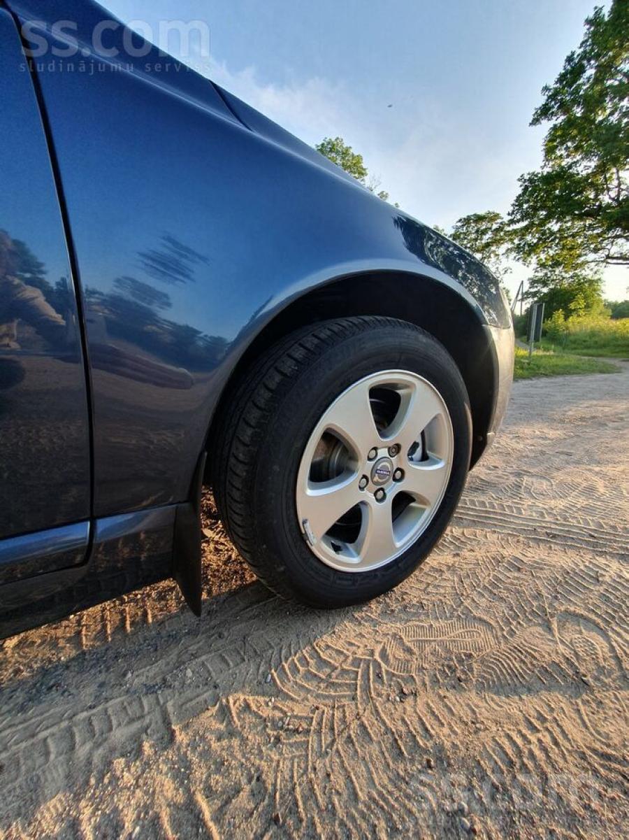 Zils Volvo V70 2008 Rīga, ar dzinēja tilpumu 2.00 L un nobraukumu 152 tūkst. km par 6400 €, foto 22 vietnē AUTOMOTO.COM.LV