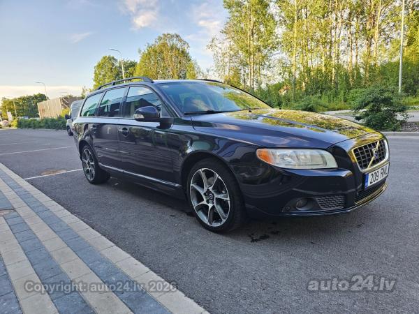 Blue Volvo V70 2008 in Tallinn, with an engine capacity of 2.40 L and mileage of 305 thousand km for 5499 €, photo 4 on AUTOMOTO.COM.LV
