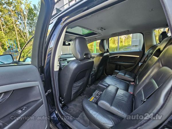 Blue Volvo V70 2008 in Tallinn, with an engine capacity of 2.40 L and mileage of 305 thousand km for 5499 €, photo 10 on AUTOMOTO.COM.LV
