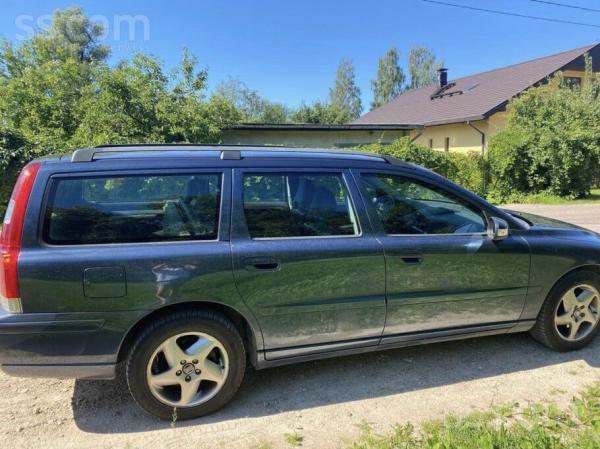 Zils Volvo V70 2008 Rīga, ar dzinēja tilpumu 2.40 L un nobraukumu 0 tūkst. km par 750 €, foto 1 vietnē AUTOMOTO.COM.LV