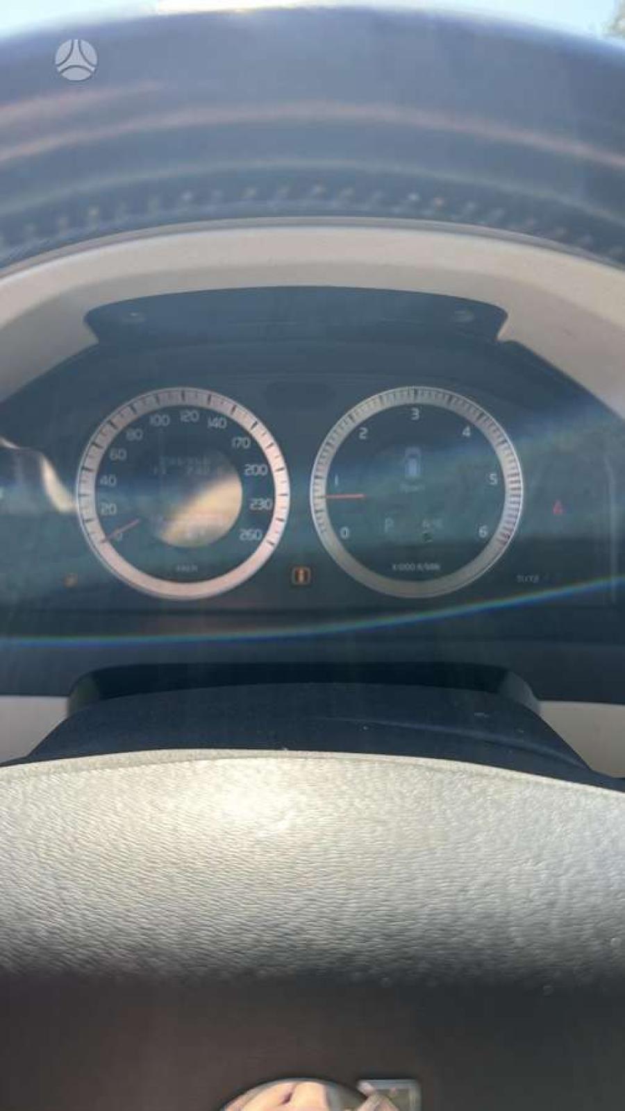 Zils Volvo V70 2008 Viļņa, ar dzinēja tilpumu 2.40 L un nobraukumu 286 tūkst. km par 3100 €, foto 9 vietnē AUTOMOTO.COM.LV