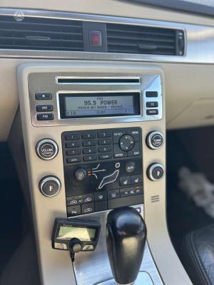 Zils Volvo V70 2008 Viļņa, ar dzinēja tilpumu 2.40 L un nobraukumu 286 tūkst. km par 3100 €, foto 15 vietnē AUTOMOTO.COM.LV