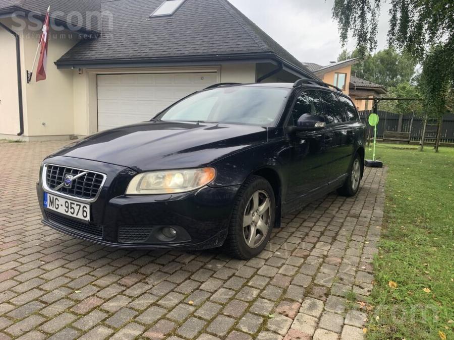 Blue Volvo V70 2008 in Riga, with an engine capacity of 2.40 L and mileage of 400 thousand km for 2300 €, photo 1 on AUTOMOTO.COM.LV
