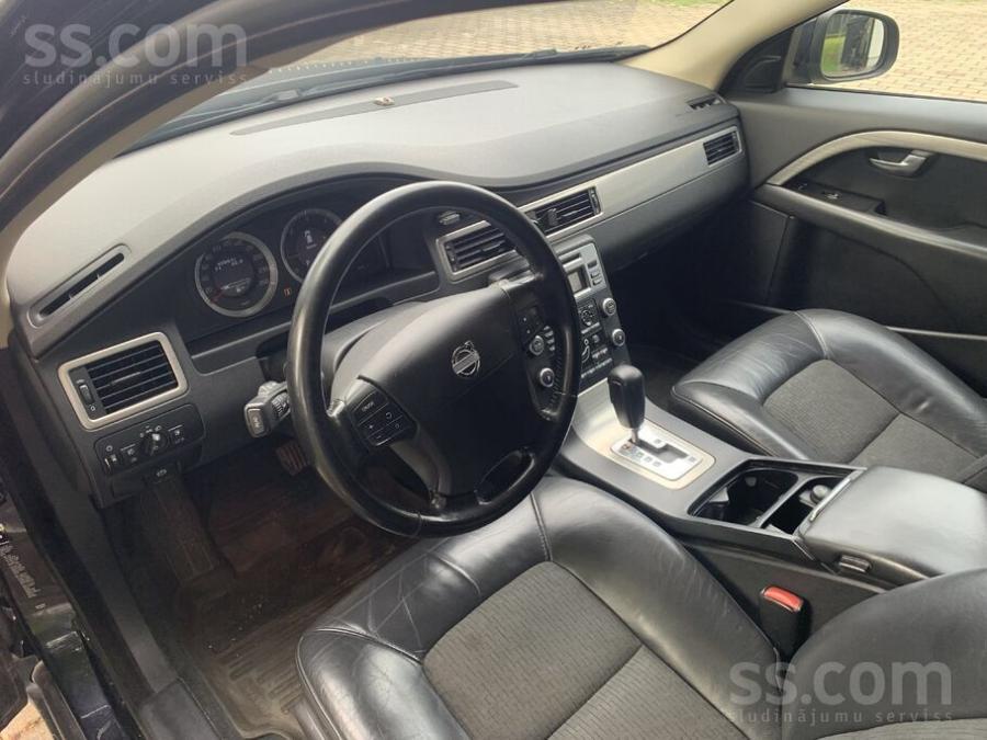 Blue Volvo V70 2008 in Riga, with an engine capacity of 2.40 L and mileage of 400 thousand km for 2300 €, photo 6 on AUTOMOTO.COM.LV