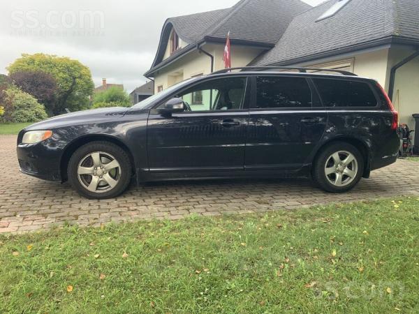 Zils Volvo V70 2008 Rīga, ar dzinēja tilpumu 2.40 L un nobraukumu 400 tūkst. km par 2150 €, foto 6 vietnē AUTOMOTO.COM.LV