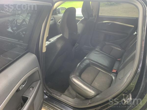Zils Volvo V70 2008 Rīga, ar dzinēja tilpumu 2.40 L un nobraukumu 400 tūkst. km par 2150 €, foto 8 vietnē AUTOMOTO.COM.LV