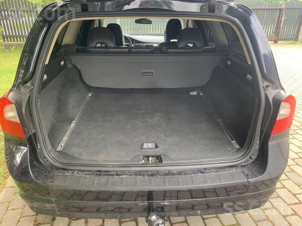 Zils Volvo V70 2008 Rīga, ar dzinēja tilpumu 2.40 L un nobraukumu 400 tūkst. km par 2150 €, foto 9 vietnē AUTOMOTO.COM.LV