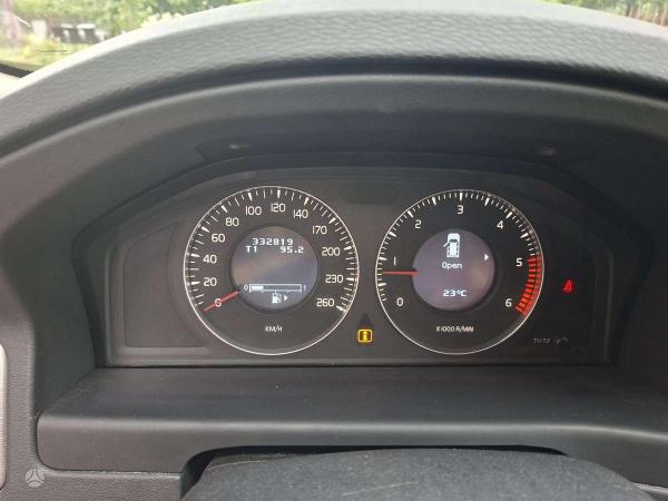 Синий Вольво В70 2008 в Вильнюс, объемом двигателя 2.40 л и пробегом 330 тыс. км за 2900 €, фото 1 на AUTOMOTO.COM.LV