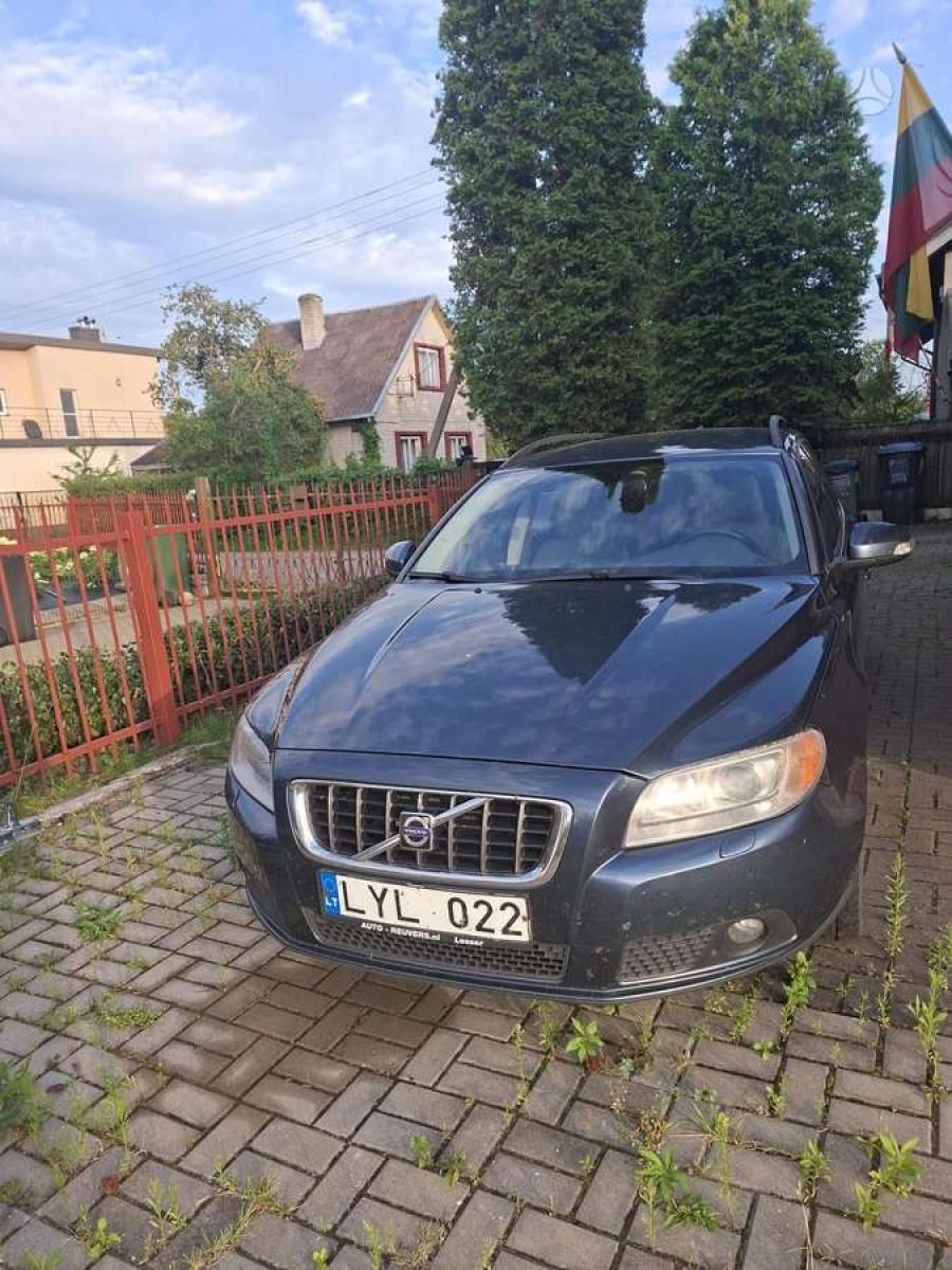 Zils Volvo V70 2008 Viļņa, ar dzinēja tilpumu 2.40 L un nobraukumu 330 tūkst. km par 2900 €, foto 10 vietnē AUTOMOTO.COM.LV