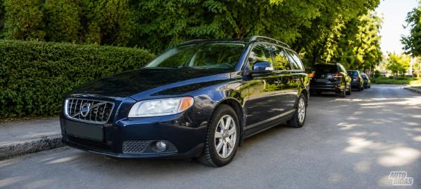 Blue Volvo V70 2008 in Kaunas, with an engine capacity of 2.00 L and mileage of 345 thousand km for 3000 €, photo 1 on AUTOMOTO.COM.LV