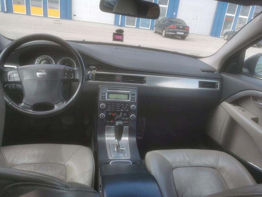 Zils Volvo V70 2008 Pērnava, ar dzinēja tilpumu 2.40 L un nobraukumu 414 tūkst. km par 2200 €, foto 15 vietnē AUTOMOTO.COM.LV