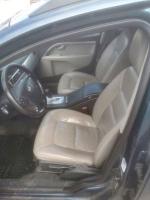 Zils Volvo V70 2008 Pērnava, ar dzinēja tilpumu 2.40 L un nobraukumu 414 tūkst. km par 2200 €, foto 16 vietnē AUTOMOTO.COM.LV
