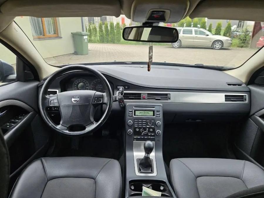 Blue Volvo V70 2008 in Talsi, with an engine capacity of 2.00 L and mileage of 254 thousand km for 4800 €, photo 16 on AUTOMOTO.COM.LV