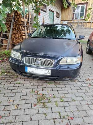 Zils Volvo V70 2008 Trakai, ar dzinēja tilpumu 2.44 L un nobraukumu 366 tūkst. km par 1570 €, foto  vietnē AUTOMOTO.COM.LV