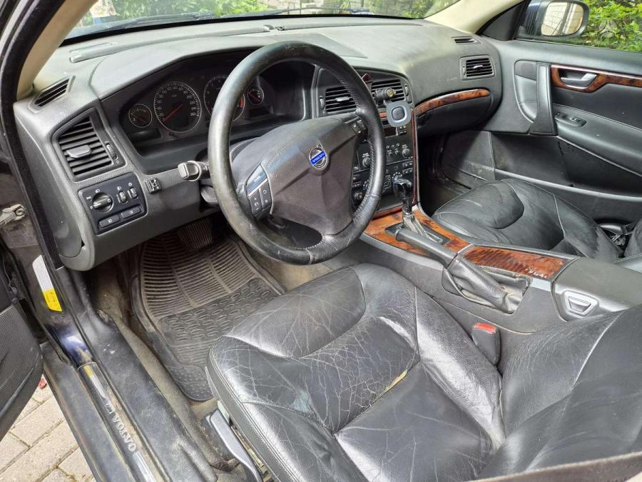 Zils Volvo V70 2008 Trakai, ar dzinēja tilpumu 2.44 L un nobraukumu 366 tūkst. km par 1570 €, foto 7 vietnē AUTOMOTO.COM.LV