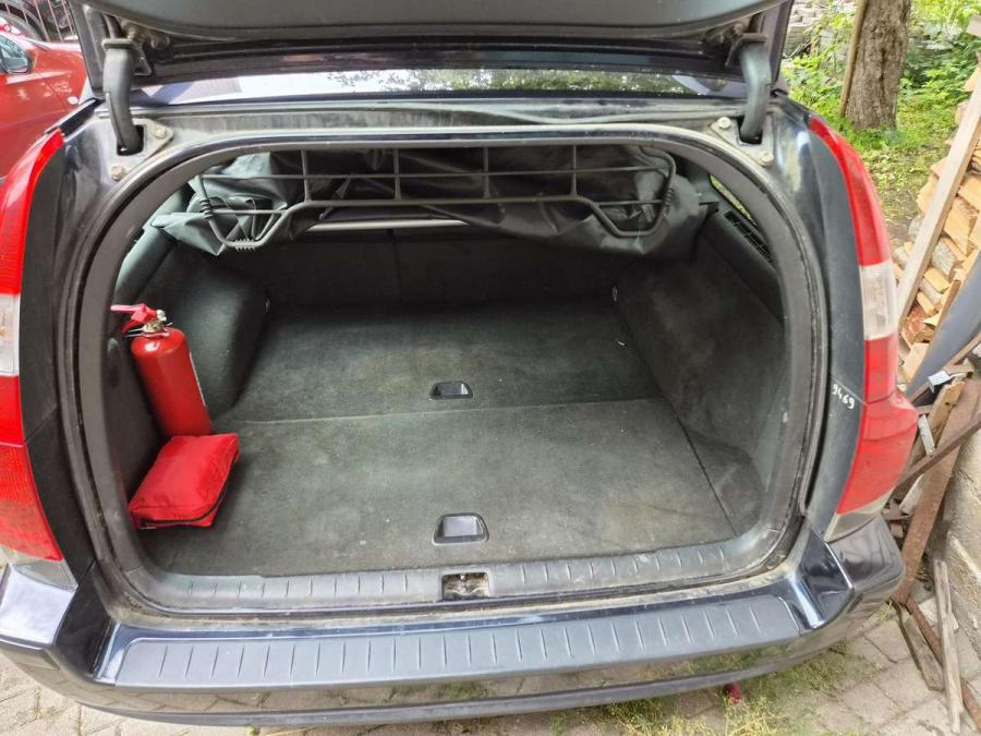 Zils Volvo V70 2008 Trakai, ar dzinēja tilpumu 2.44 L un nobraukumu 366 tūkst. km par 1570 €, foto 8 vietnē AUTOMOTO.COM.LV