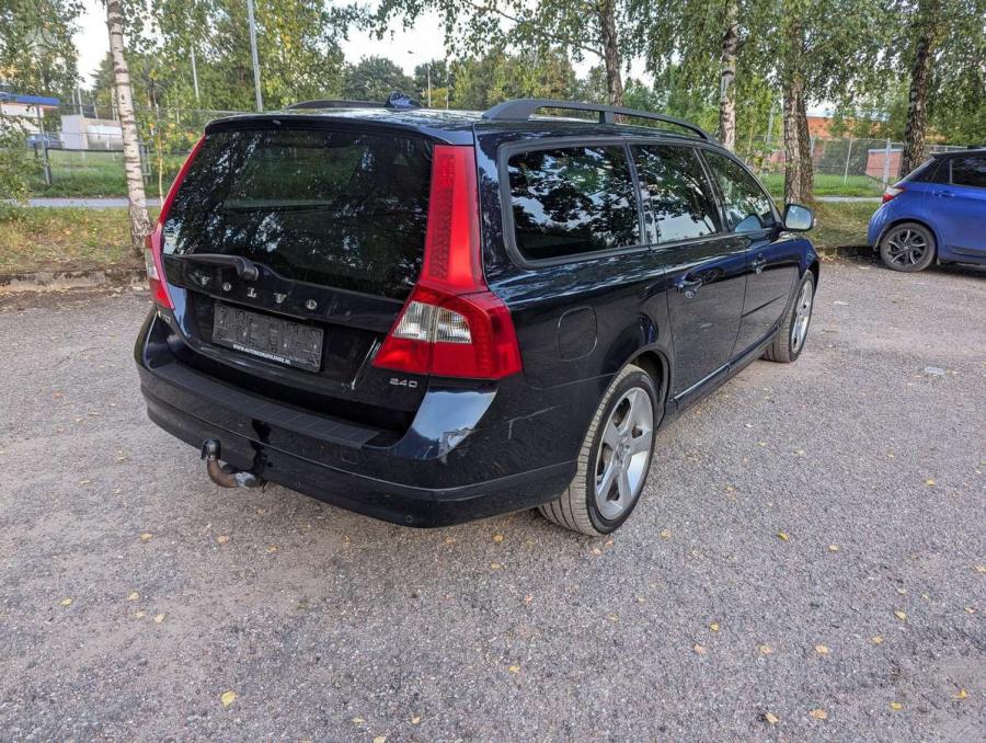 Zils Volvo V70 2008 Viļņa, ar dzinēja tilpumu 2.40 L un nobraukumu 475 tūkst. km par 3399 €, foto 7 vietnē AUTOMOTO.COM.LV