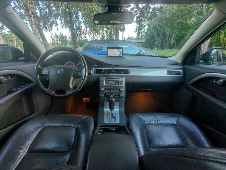 Zils Volvo V70 2008 Viļņa, ar dzinēja tilpumu 2.40 L un nobraukumu 475 tūkst. km par 3399 €, foto 9 vietnē AUTOMOTO.COM.LV