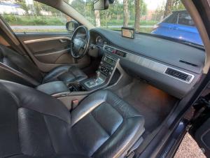 Zils Volvo V70 2008 Viļņa, ar dzinēja tilpumu 2.40 L un nobraukumu 475 tūkst. km par 3399 €, foto 11 vietnē AUTOMOTO.COM.LV