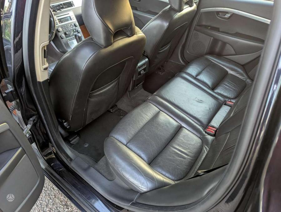 Zils Volvo V70 2008 Viļņa, ar dzinēja tilpumu 2.40 L un nobraukumu 475 tūkst. km par 3399 €, foto 13 vietnē AUTOMOTO.COM.LV