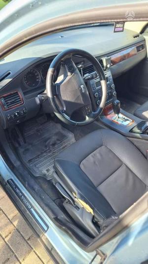 Zils Volvo V70 2008 Tauragė, ar dzinēja tilpumu 2.40 L un nobraukumu 324 tūkst. km par 1950 €, foto 13 vietnē AUTOMOTO.COM.LV