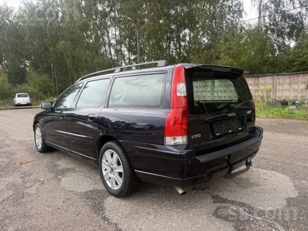 Volvo V70 2008 in Riga on AUTOMOTO.COM.LV Blue Volvo V70 2008 in Riga, with an engine capacity of 2.40 L and mileage of 290 thousand km for 3980 €, photo 5 on AUTOMOTO.COM.LV