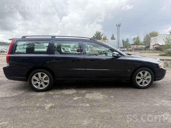 Volvo V70 2008 Rīga vietnē Zils Volvo V70 2008 Rīga, ar dzinēja tilpumu 2.40 L un nobraukumu 290 tūkst. km par 3980 €, foto 6 vietnē AUTOMOTO.COM.LV
