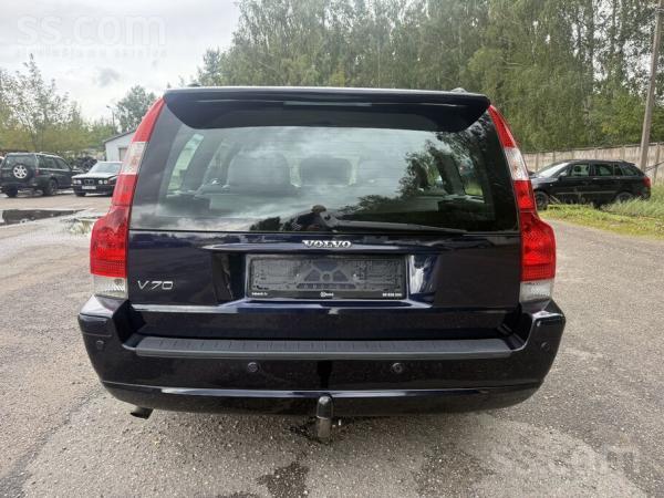 Volvo V70 2008 Rīga vietnē Zils Volvo V70 2008 Rīga, ar dzinēja tilpumu 2.40 L un nobraukumu 290 tūkst. km par 3980 €, foto 8 vietnē AUTOMOTO.COM.LV