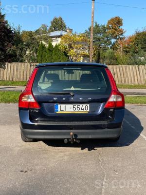 Zils Volvo V70 2008 Rīga, ar dzinēja tilpumu 2.40 L un nobraukumu 310 tūkst. km par 3300 €, foto 5 vietnē AUTOMOTO.COM.LV