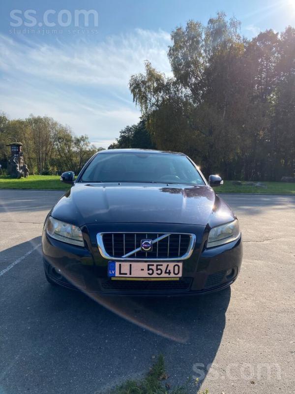Blue Volvo V70 2008 in Riga, with an engine capacity of 2.40 L and mileage of 310 thousand km for 3300 €, photo 8 on AUTOMOTO.COM.LV