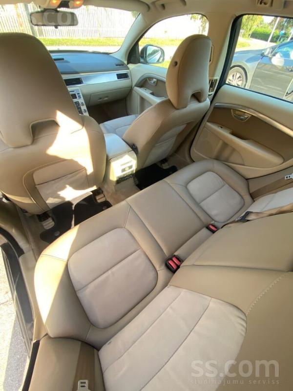 Blue Volvo V70 2008 in Riga, with an engine capacity of 2.40 L and mileage of 310 thousand km for 3300 €, photo 9 on AUTOMOTO.COM.LV
