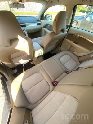 Zils Volvo V70 2008 Rīga, ar dzinēja tilpumu 2.40 L un nobraukumu 310 tūkst. km par 3300 €, foto 9 vietnē AUTOMOTO.COM.LV
