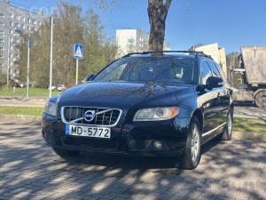 Blue Volvo V70 2009 in Riga, with an engine capacity of 2.40 L and mileage of 381 thousand km for 4800 €, photo 1 on AUTOMOTO.COM.LV