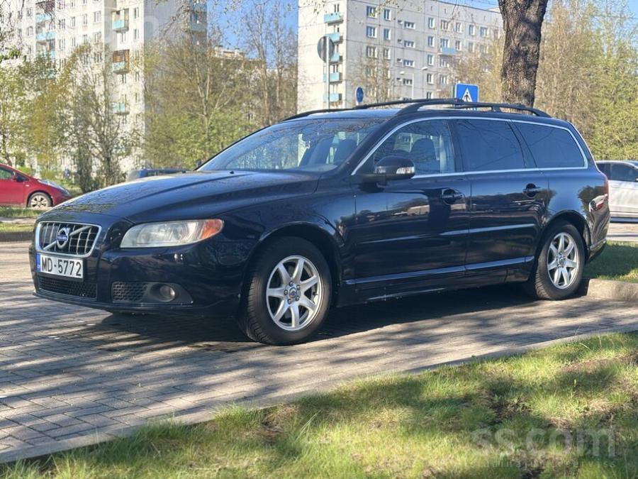 Blue Volvo V70 2009 in Riga, with an engine capacity of 2.40 L and mileage of 381 thousand km for 4800 €, photo 2 on AUTOMOTO.COM.LV