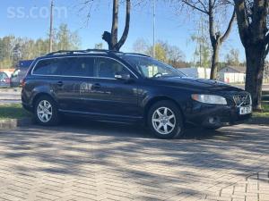 Blue Volvo V70 2009 in Riga, with an engine capacity of 2.40 L and mileage of 381 thousand km for 4800 €, photo 3 on AUTOMOTO.COM.LV