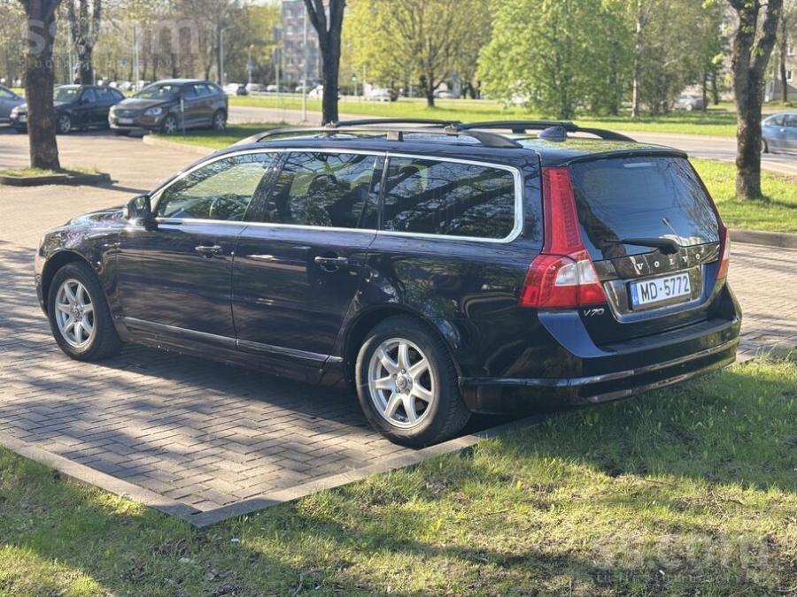 Blue Volvo V70 2009 in Riga, with an engine capacity of 2.40 L and mileage of 381 thousand km for 4800 €, photo 6 on AUTOMOTO.COM.LV