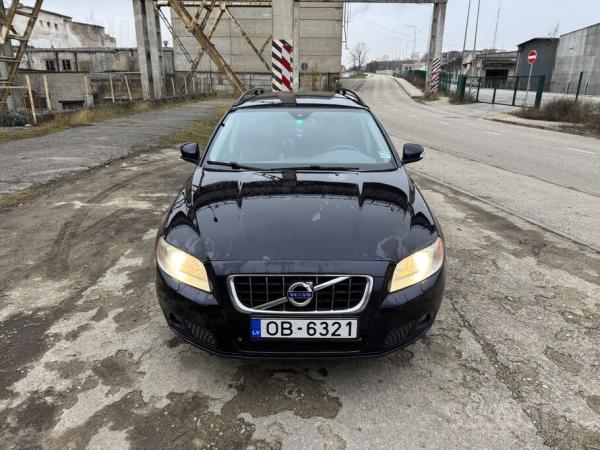 Blue Volvo V70 2009 in Daugavpils, with an engine capacity of 2.40 L and mileage of 327 thousand km for 4550 €, photo 2 on AUTOMOTO.COM.LV