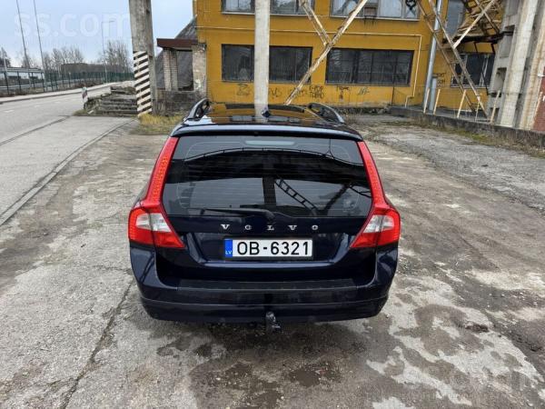 Blue Volvo V70 2009 in Daugavpils, with an engine capacity of 2.40 L and mileage of 327 thousand km for 4550 €, photo 6 on AUTOMOTO.COM.LV