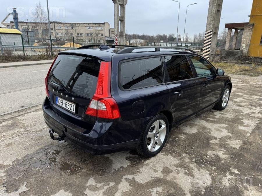 Zils Volvo V70 2009 Daugavpils, ar dzinēja tilpumu 2.40 L un nobraukumu 327 tūkst. km par 4350 €, foto 7 vietnē AUTOMOTO.COM.LV