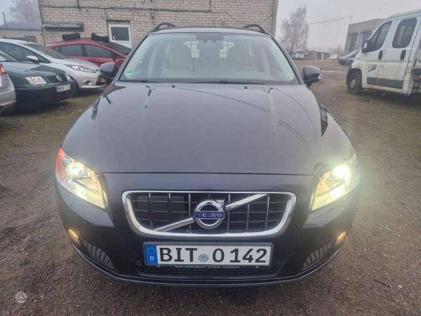 Zils Volvo V70 2009 Raseiniai, ar dzinēja tilpumu 2.40 L un nobraukumu 284 tūkst. km par 4950 €, foto 4 vietnē AUTOMOTO.COM.LV