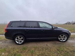 Blue Volvo V70 2009 in Alytus, with an engine capacity of 2.00 L and mileage of 278 thousand km for 3800 €, photo 3 on AUTOMOTO.COM.LV